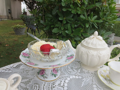 Karen's Cottage and Castle: A Lazy Hazy Summer Tea
